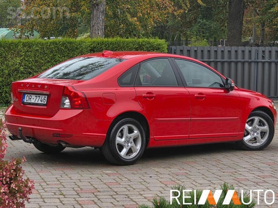 Red Volvo S40 2011 in Riga, with an engine capacity of 2.00 L and mileage of 309 thousand km for 4350 €, photo 6 on AUTOMOTO.COM.LV