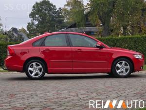 Red Volvo S40 2011 in Riga, with an engine capacity of 2.00 L and mileage of 309 thousand km for 4350 €, photo 7 on AUTOMOTO.COM.LV