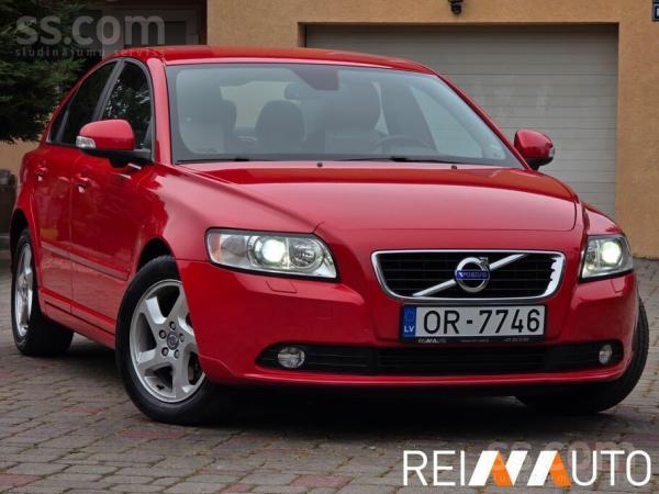 Красный Вольво С40 2011 в Рига, объемом двигателя 2.00 л и пробегом 309 тыс. км за 4350 €, фото 8 на AUTOMOTO.COM.LV