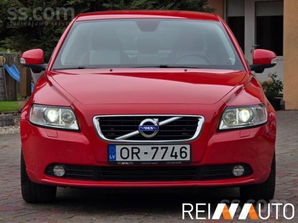 Красный Вольво С40 2011 в Рига, объемом двигателя 2.00 л и пробегом 309 тыс. км за 4350 €, фото 9 на AUTOMOTO.COM.LV