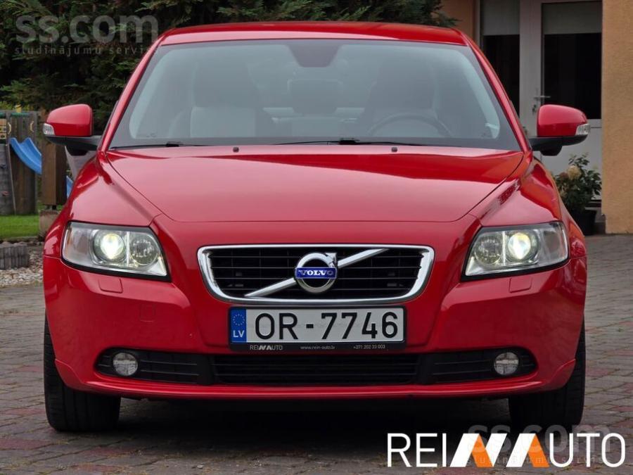 Red Volvo S40 2011 in Riga, with an engine capacity of 2.00 L and mileage of 309 thousand km for 4350 €, photo 9 on AUTOMOTO.COM.LV