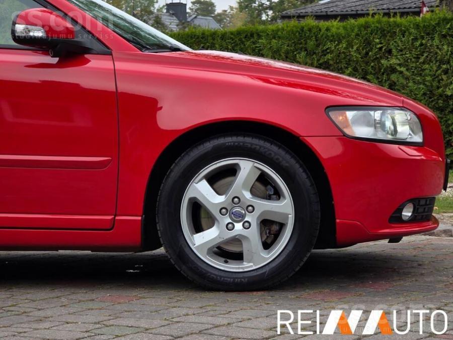 Red Volvo S40 2011 in Riga, with an engine capacity of 2.00 L and mileage of 309 thousand km for 4350 €, photo 13 on AUTOMOTO.COM.LV