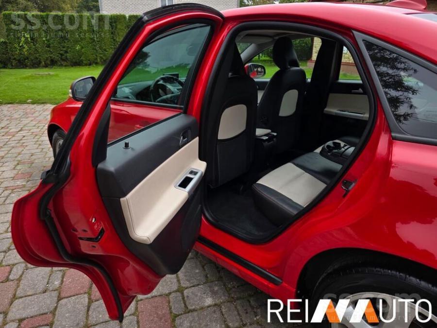 Red Volvo S40 2011 in Riga, with an engine capacity of 2.00 L and mileage of 309 thousand km for 4350 €, photo 19 on AUTOMOTO.COM.LV