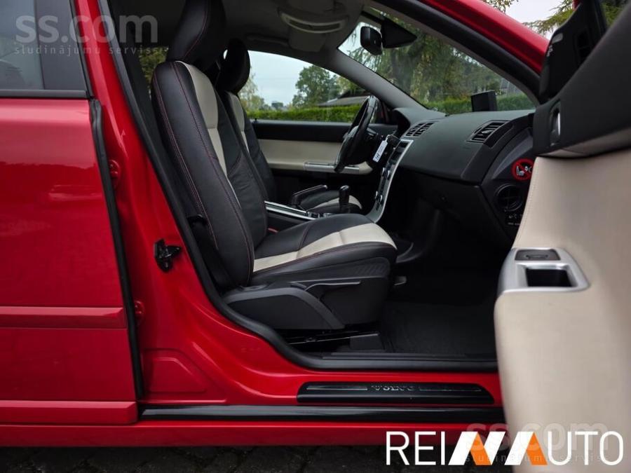 Red Volvo S40 2011 in Riga, with an engine capacity of 2.00 L and mileage of 309 thousand km for 4350 €, photo 21 on AUTOMOTO.COM.LV