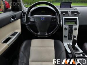 Red Volvo S40 2011 in Riga, with an engine capacity of 2.00 L and mileage of 309 thousand km for 4350 €, photo 27 on AUTOMOTO.COM.LV