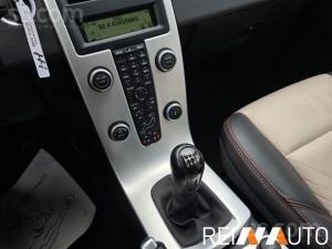 Red Volvo S40 2011 in Riga, with an engine capacity of 2.00 L and mileage of 309 thousand km for 4350 €, photo 28 on AUTOMOTO.COM.LV