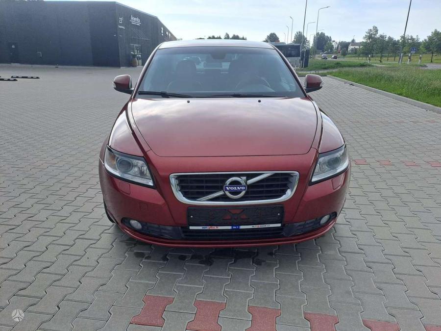 Sarkans Volvo S40 2012 Šauļi, ar dzinēja tilpumu 1.56 L un nobraukumu 248 tūkst. km par 3900 €, foto 12 vietnē AUTOMOTO.COM.LV