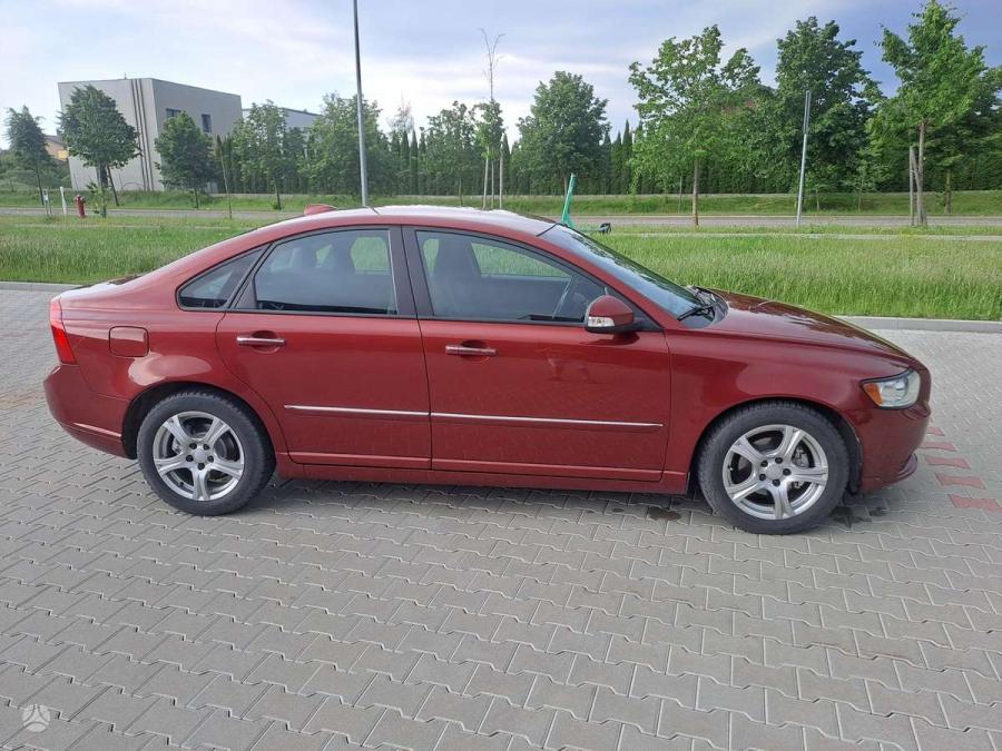 Sarkans Volvo S40 2012 Šauļi, ar dzinēja tilpumu 1.56 L un nobraukumu 248 tūkst. km par 3900 €, foto 13 vietnē AUTOMOTO.COM.LV