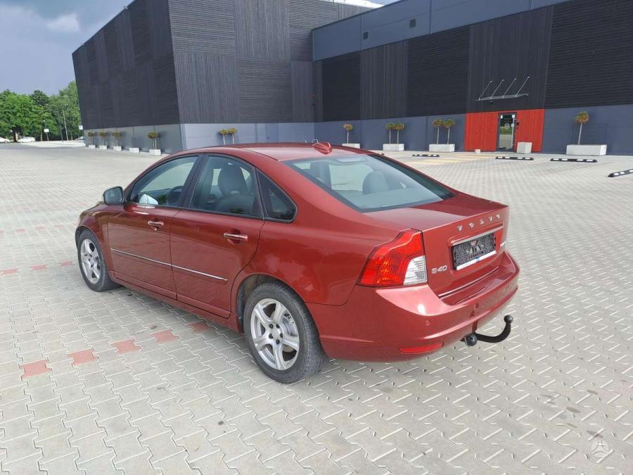 Sarkans Volvo S40 2012 Šauļi, ar dzinēja tilpumu 1.56 L un nobraukumu 248 tūkst. km par 3900 €, foto 14 vietnē AUTOMOTO.COM.LV