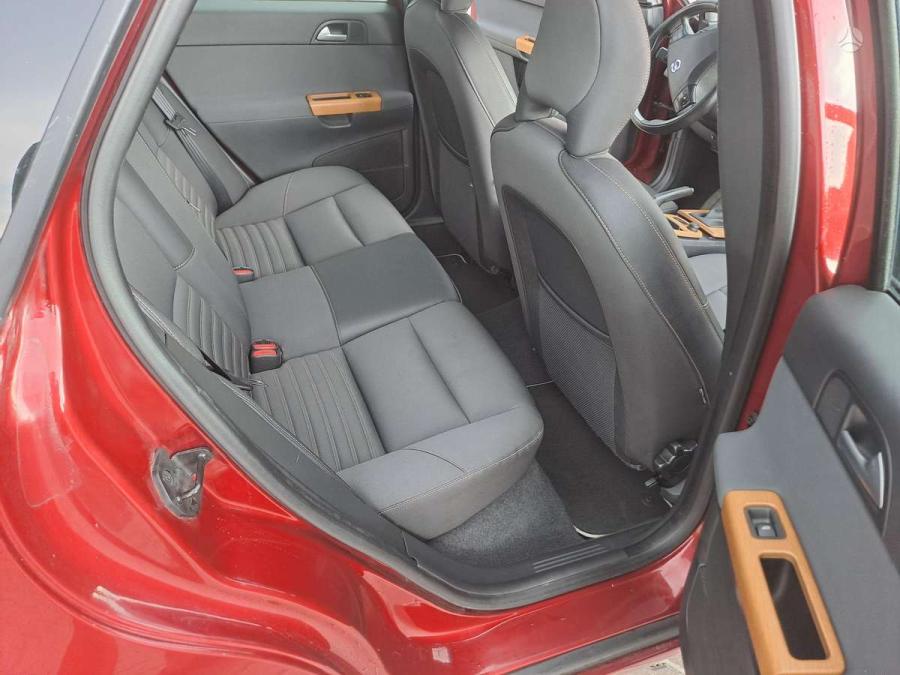 Sarkans Volvo S40 2012 Šauļi, ar dzinēja tilpumu 1.56 L un nobraukumu 248 tūkst. km par 3900 €, foto 21 vietnē AUTOMOTO.COM.LV