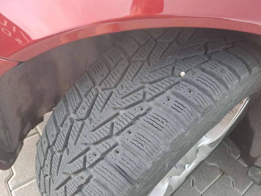Sarkans Volvo S40 2012 Šauļi, ar dzinēja tilpumu 1.56 L un nobraukumu 248 tūkst. km par 3900 €, foto 26 vietnē AUTOMOTO.COM.LV