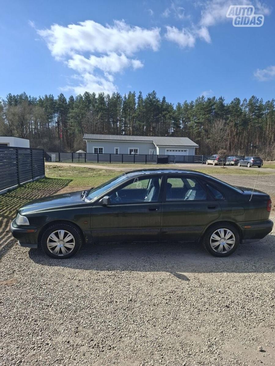 Volvo S40 1996 in Ukmerge, with an engine capacity of 1.80 L and mileage of 258 thousand km for 350 €, photo 1 on AUTOMOTO.COM.LV