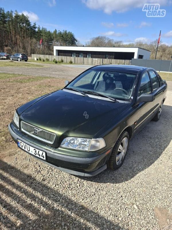 Volvo S40 1996 in Ukmerge, with an engine capacity of 1.80 L and mileage of 258 thousand km for 350 €, photo 2 on AUTOMOTO.COM.LV