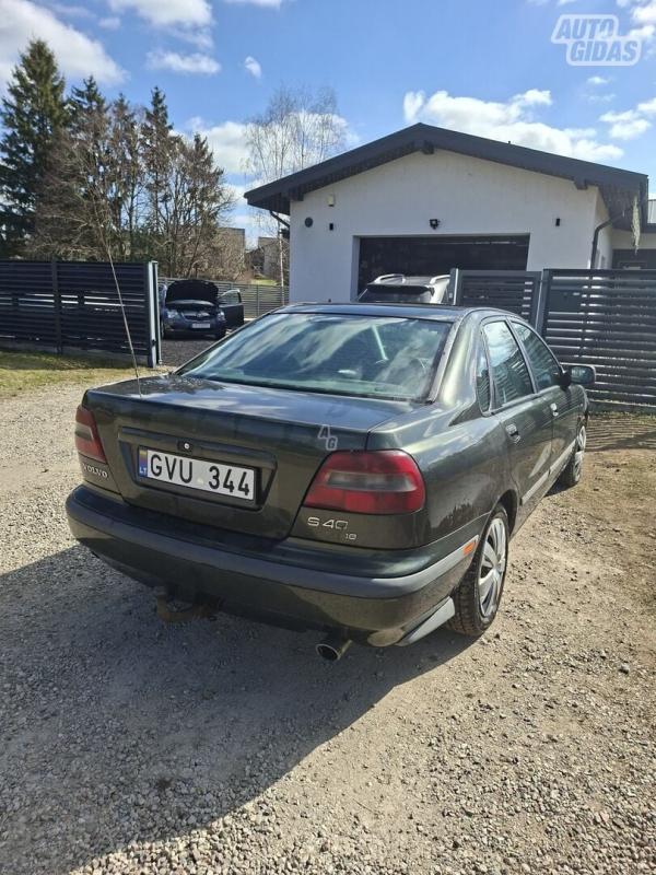 Volvo S40 1996 in Ukmerge, with an engine capacity of 1.80 L and mileage of 258 thousand km for 350 €, photo 6 on AUTOMOTO.COM.LV