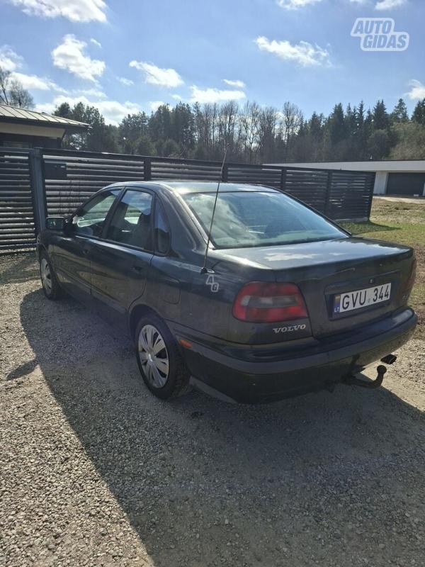 Volvo S40 1996 in Ukmerge, with an engine capacity of 1.80 L and mileage of 258 thousand km for 350 €, photo 8 on AUTOMOTO.COM.LV