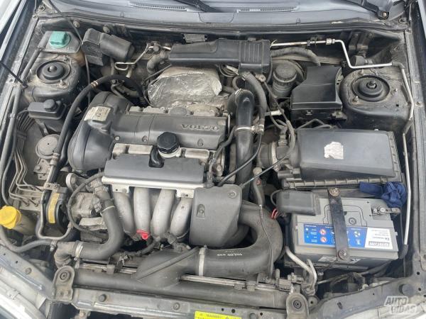 Volvo S40 2000 Kauņa, ar dzinēja tilpumu 2.00 L un nobraukumu 305 tūkst. km par 350 €, foto 8 vietnē AUTOMOTO.COM.LV