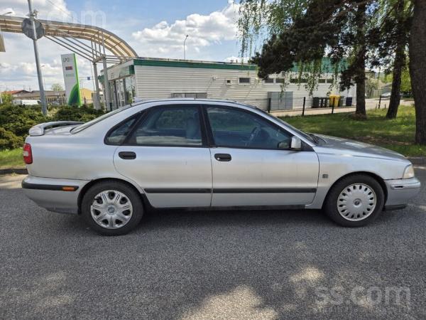 Вольво С40 2000 в Рига, объемом двигателя 1.90 л и пробегом 91 тыс. км за 500 €, фото 4 на AUTOMOTO.COM.LV