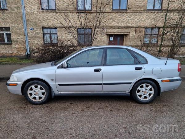 Volvo S40 2001 in Riga, with an engine capacity of 1.90 L and mileage of 223 thousand km for 1800 €, photo 1 on AUTOMOTO.COM.LV