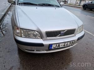 Volvo S40 2001 Rīga, ar dzinēja tilpumu 1.90 L un nobraukumu 223 tūkst. km par 1800 €, foto 4 vietnē AUTOMOTO.COM.LV