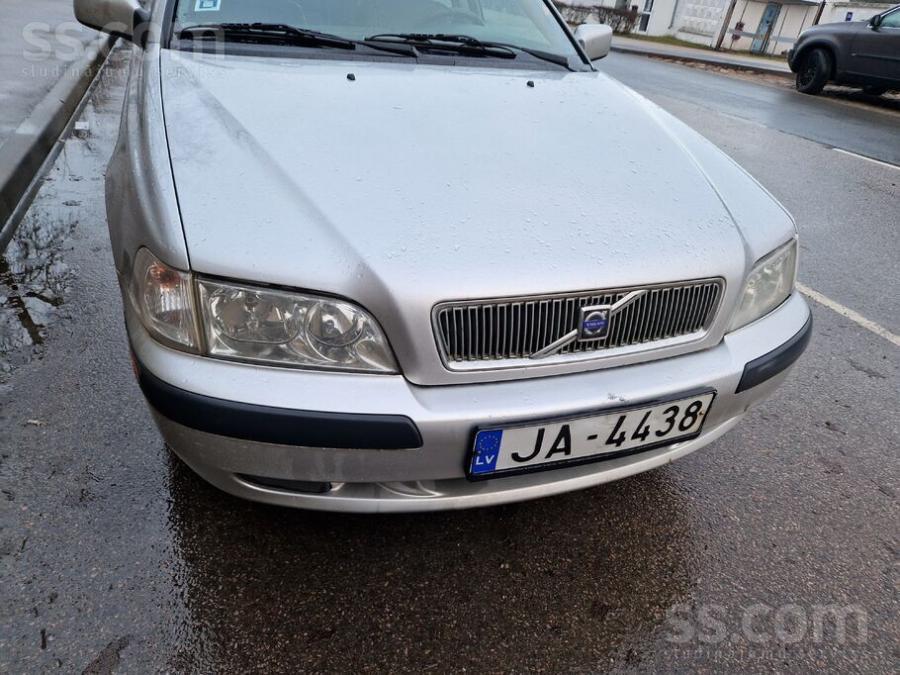 Volvo S40 2001 Rīga, ar dzinēja tilpumu 1.90 L un nobraukumu 223 tūkst. km par 1800 €, foto 4 vietnē AUTOMOTO.COM.LV