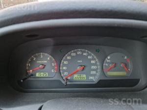 Volvo S40 2001 Rīga, ar dzinēja tilpumu 1.90 L un nobraukumu 223 tūkst. km par 1800 €, foto 8 vietnē AUTOMOTO.COM.LV