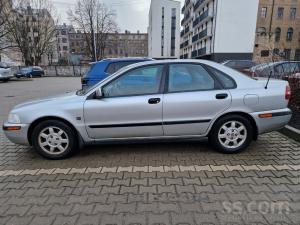 Volvo S40 2001 Rīga, ar dzinēja tilpumu 1.90 L un nobraukumu 223 tūkst. km par 1800 €, foto 12 vietnē AUTOMOTO.COM.LV
