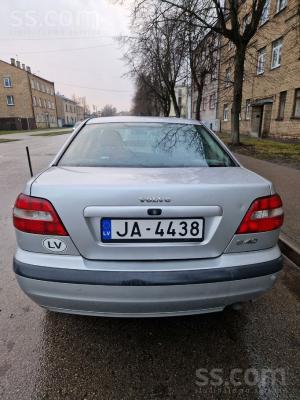 Volvo S40 2001 Rīga, ar dzinēja tilpumu 1.90 L un nobraukumu 223 tūkst. km par 1800 €, foto 13 vietnē AUTOMOTO.COM.LV