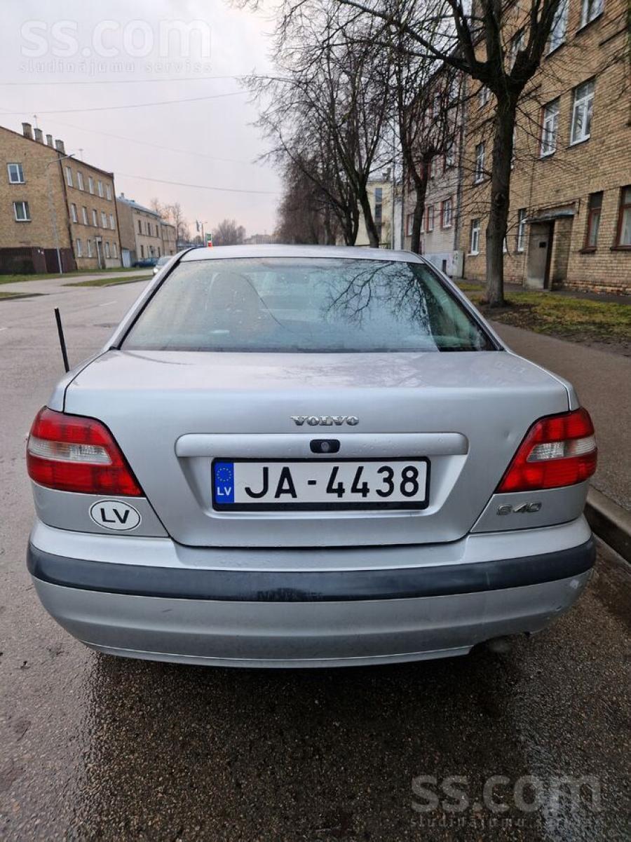 Volvo S40 2001 Rīga, ar dzinēja tilpumu 1.90 L un nobraukumu 223 tūkst. km par 1800 €, foto 13 vietnē AUTOMOTO.COM.LV
