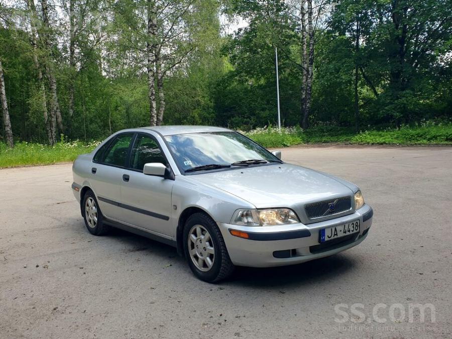 Volvo S40 2001 Rīga, ar dzinēja tilpumu 1.90 L un nobraukumu 224 tūkst. km par 1500 €, foto 1 vietnē AUTOMOTO.COM.LV