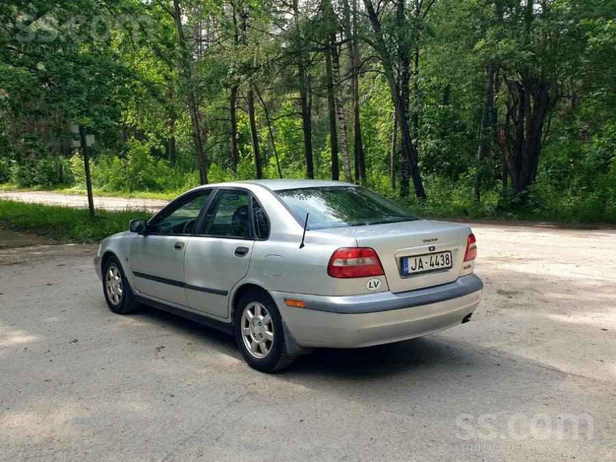 Volvo S40 2001 Rīga, ar dzinēja tilpumu 1.90 L un nobraukumu 224 tūkst. km par 1500 €, foto 3 vietnē AUTOMOTO.COM.LV