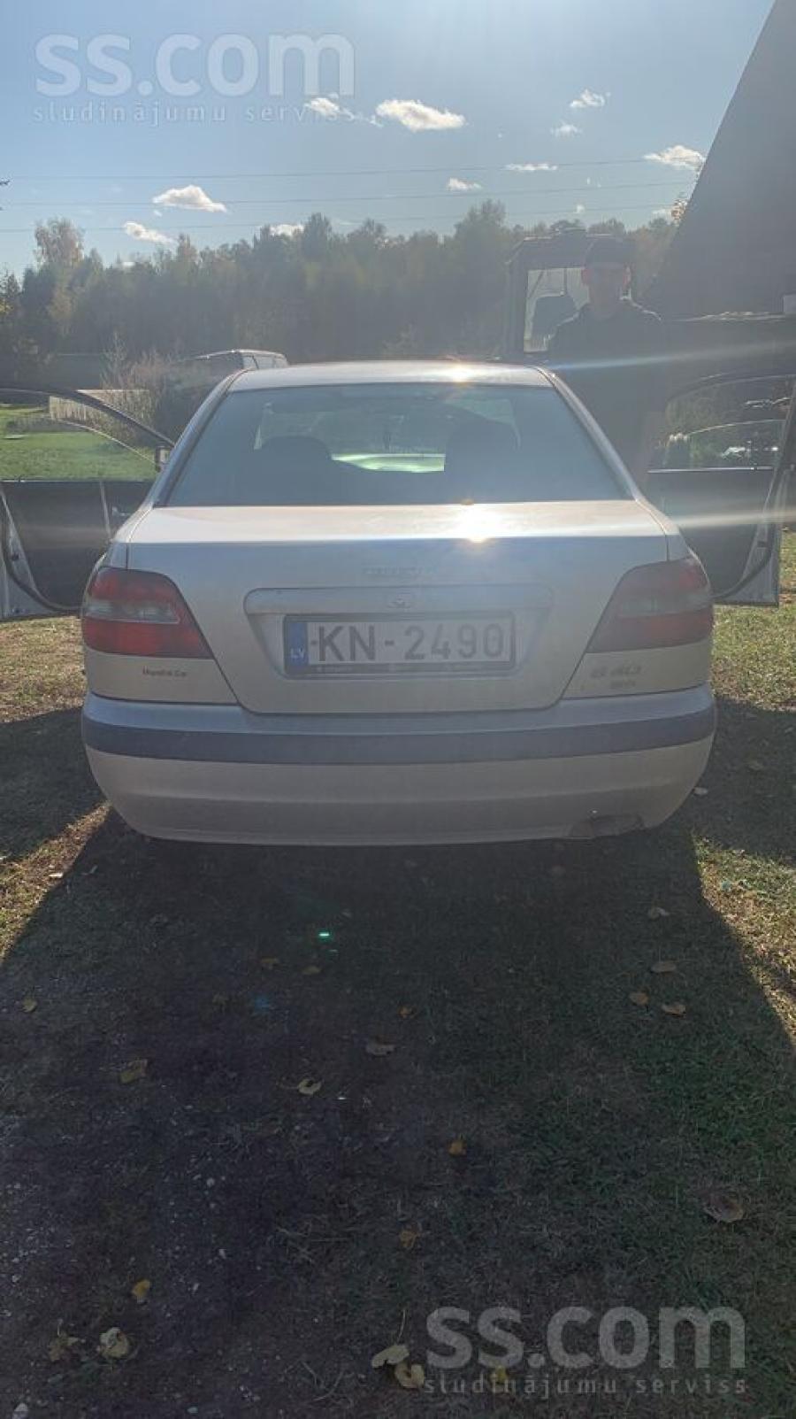 Volvo S40 2002 in Riga, with an engine capacity of 1.90 L and mileage of 322 thousand km for 1500 €, photo 6 on AUTOMOTO.COM.LV