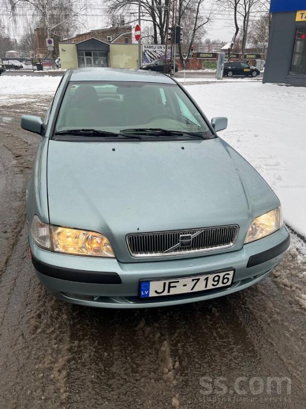 Volvo S40 2003 in Riga, with an engine capacity of 1.80 L and mileage of 226 thousand km for 1100 €, photo 1 on AUTOMOTO.COM.LV