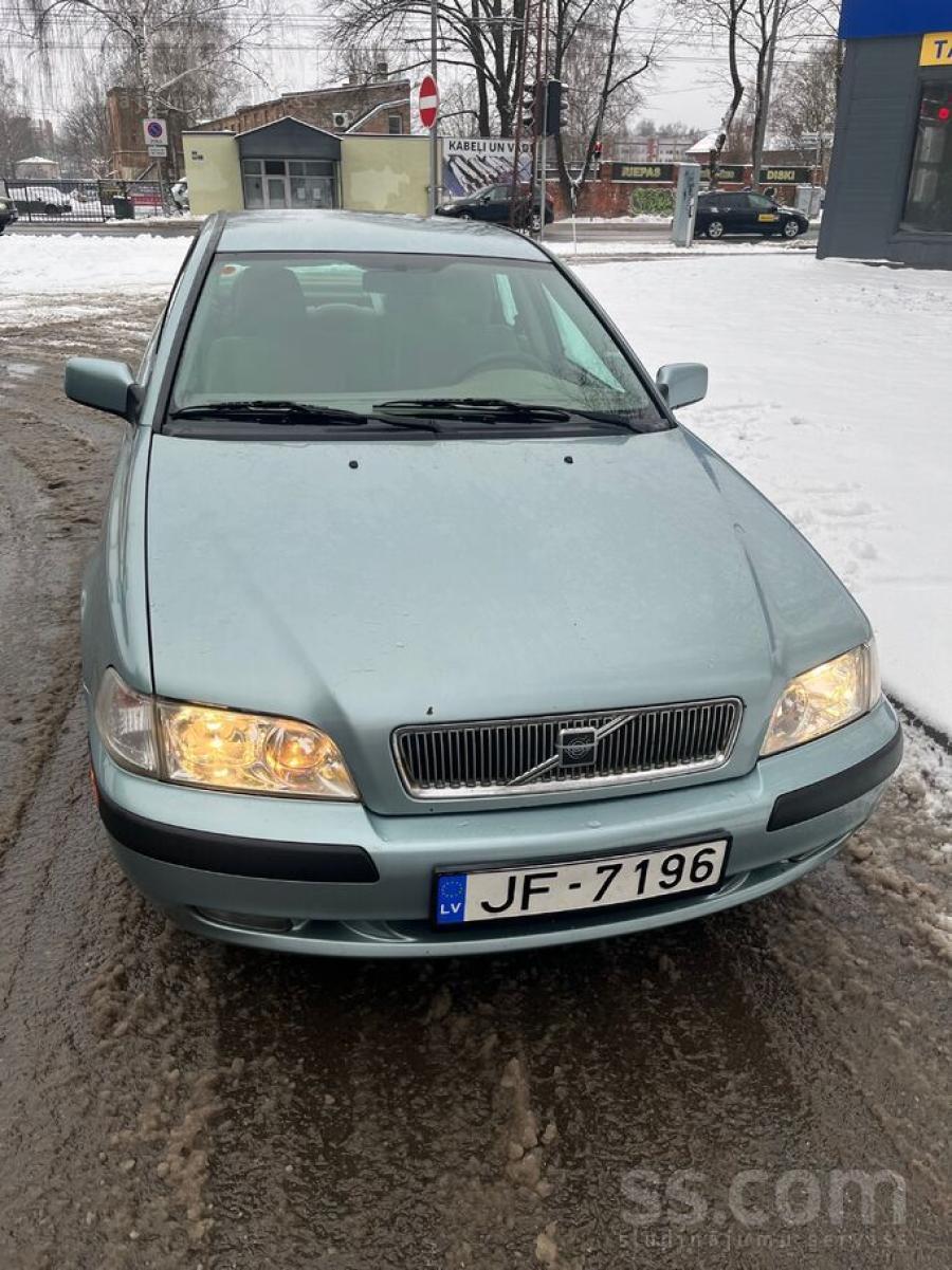 Volvo S40 2003 Rīga, ar dzinēja tilpumu 1.80 L un nobraukumu 226 tūkst. km par 1100 €, foto 1 vietnē AUTOMOTO.COM.LV