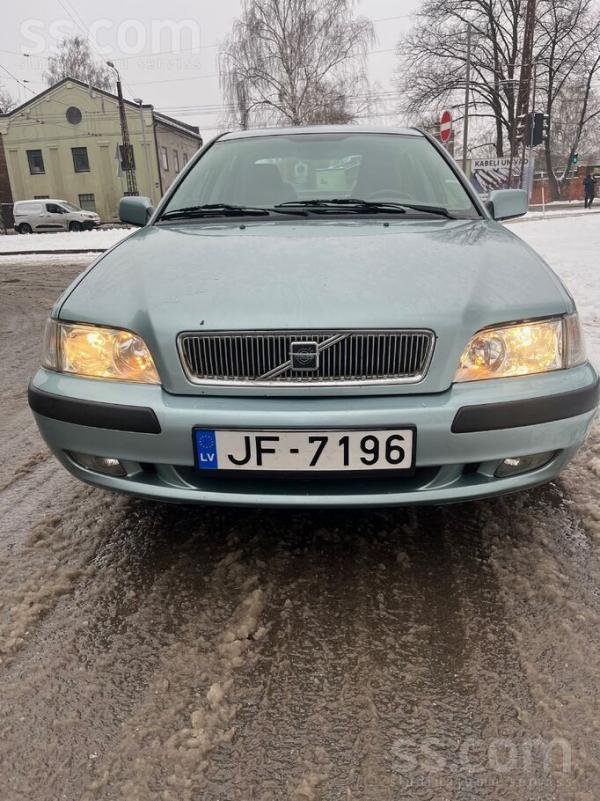Volvo S40 2003 in Riga, with an engine capacity of 1.80 L and mileage of 226 thousand km for 1100 €, photo 2 on AUTOMOTO.COM.LV