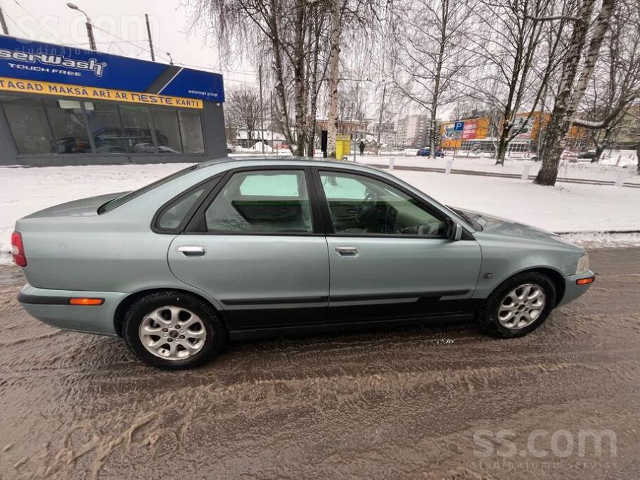 Volvo S40 2003 Rīga, ar dzinēja tilpumu 1.80 L un nobraukumu 226 tūkst. km par 1100 €, foto 3 vietnē AUTOMOTO.COM.LV