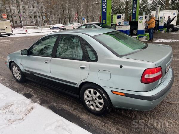 Volvo S40 2003 in Riga, with an engine capacity of 1.80 L and mileage of 226 thousand km for 1100 €, photo 4 on AUTOMOTO.COM.LV