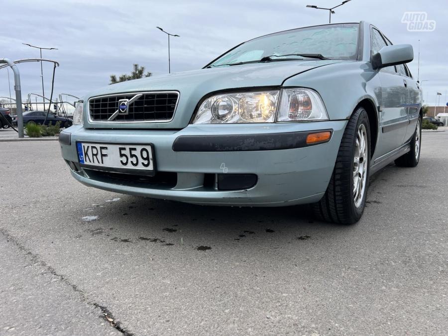 Volvo S40 2003 Klaipėda, ar dzinēja tilpumu 1.80 L un nobraukumu 297 tūkst. km par 700 €, foto 4 vietnē AUTOMOTO.COM.LV