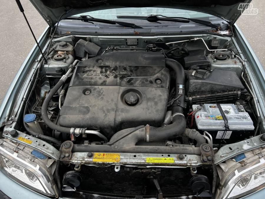 Volvo S40 2003 Klaipėda, ar dzinēja tilpumu 1.80 L un nobraukumu 297 tūkst. km par 700 €, foto 22 vietnē AUTOMOTO.COM.LV