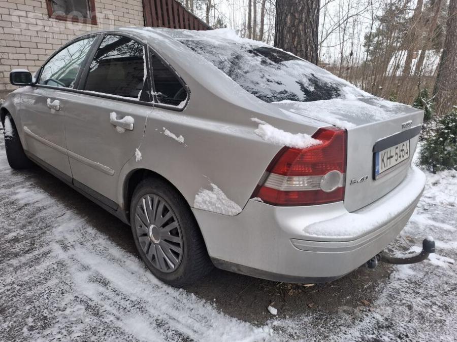 Volvo S40 2004 Daugavpils, ar dzinēja tilpumu 2.00 L un nobraukumu 345 tūkst. km par 799 €, foto 3 vietnē AUTOMOTO.COM.LV