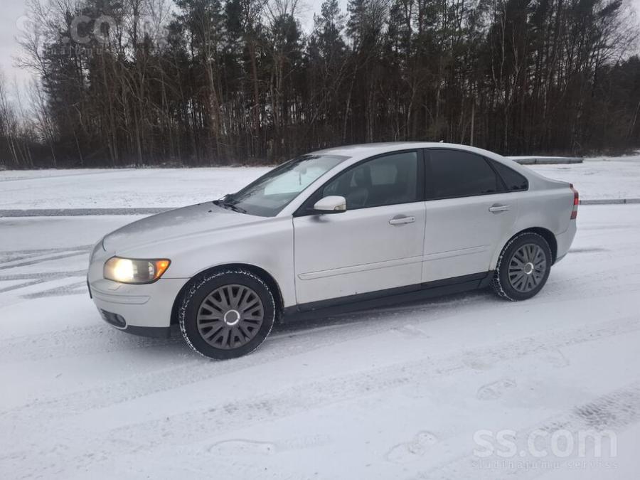 Volvo S40 2004 Daugavpils, ar dzinēja tilpumu 2.00 L un nobraukumu 345 tūkst. km par 750 €, foto 2 vietnē AUTOMOTO.COM.LV