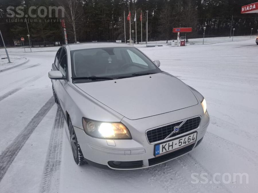 Volvo S40 2004 Daugavpils, ar dzinēja tilpumu 2.00 L un nobraukumu 345 tūkst. km par 750 €, foto 6 vietnē AUTOMOTO.COM.LV
