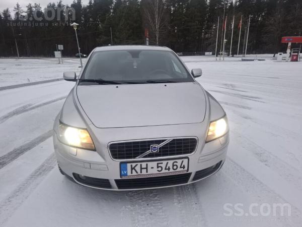 Volvo S40 2004 in Daugavpils, with an engine capacity of 2.00 L and mileage of 345 thousand km for 750 €, photo 7 on AUTOMOTO.COM.LV