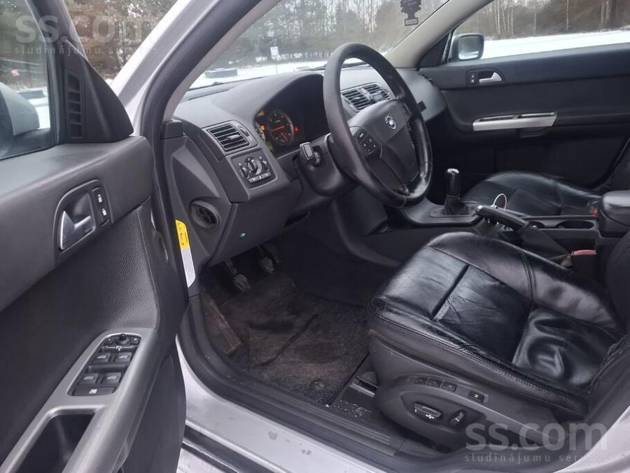 Volvo S40 2004 Daugavpils, ar dzinēja tilpumu 2.00 L un nobraukumu 345 tūkst. km par 750 €, foto 8 vietnē AUTOMOTO.COM.LV