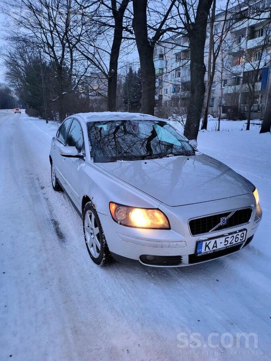 Volvo S40 2004 Rīga, ar dzinēja tilpumu 1.80 L un nobraukumu 329 tūkst. km par 1300 €, foto 2 vietnē AUTOMOTO.COM.LV