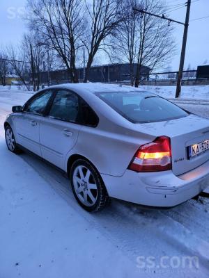 Volvo S40 2004 Rīga, ar dzinēja tilpumu 1.80 L un nobraukumu 329 tūkst. km par 1300 €, foto 5 vietnē AUTOMOTO.COM.LV