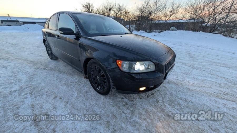 Volvo S40 2004 Rakvere, ar dzinēja tilpumu 2.00 L un nobraukumu 0 tūkst. km par 1599 €, foto 3 vietnē AUTOMOTO.COM.LV