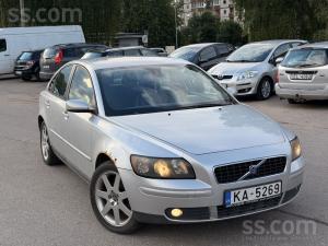Volvo S40 2004 in Riga, with an engine capacity of 1.80 L and mileage of 331 thousand km for 1200 €, photo 3 on AUTOMOTO.COM.LV
