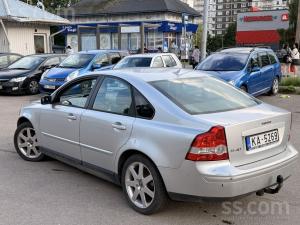 Volvo S40 2004 in Riga, with an engine capacity of 1.80 L and mileage of 331 thousand km for 1200 €, photo 5 on AUTOMOTO.COM.LV