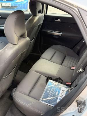 Volvo S40 2004 in Riga, with an engine capacity of 1.80 L and mileage of 331 thousand km for 1200 €, photo 6 on AUTOMOTO.COM.LV
