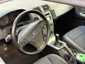 Volvo S40 2004 in Riga, with an engine capacity of 1.80 L and mileage of 331 thousand km for 1200 €, photo 7 on AUTOMOTO.COM.LV